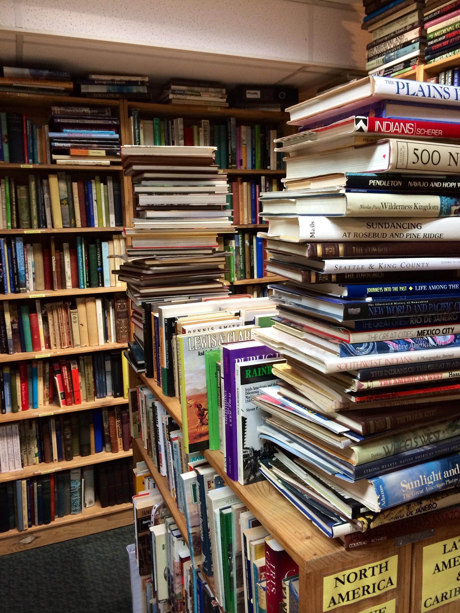 Bookstores of Melbourne – (documented) by jess